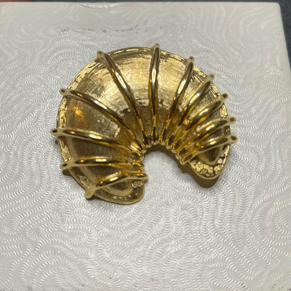 Vintage | Jewelry | Vintage Large Gold Plate Ribbed Shell Croissant Or ...